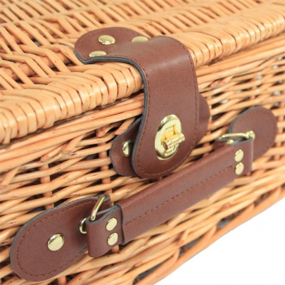 Wicker Baskets and Willow Picnic Hamper Baskets with Lids
